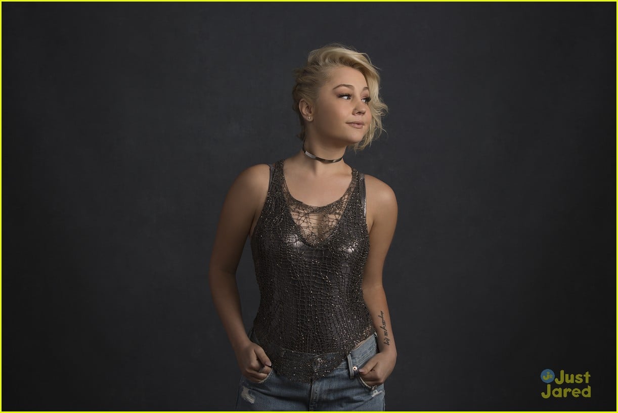 Country Singer RaeLynn's New Album 'Wildhorse' Is So Good, You Have To ...