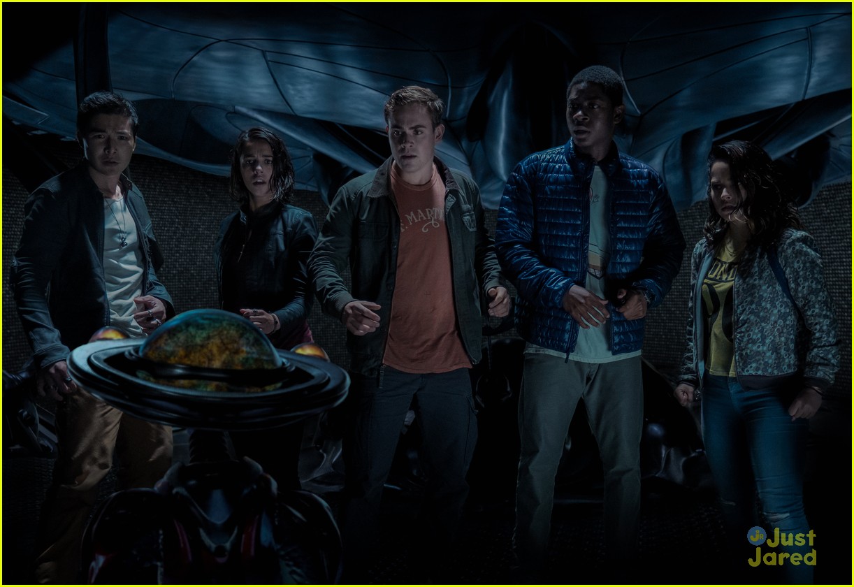 Full Sized Photo of power rangers cast close bts pics clips 09 | 'Power ...