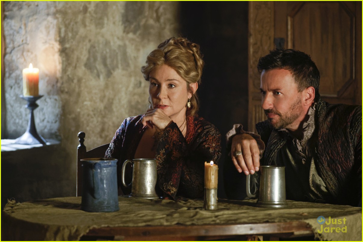 James Really, Really Doesn't Like Lord Darnley on 'Reign' | Photo ...