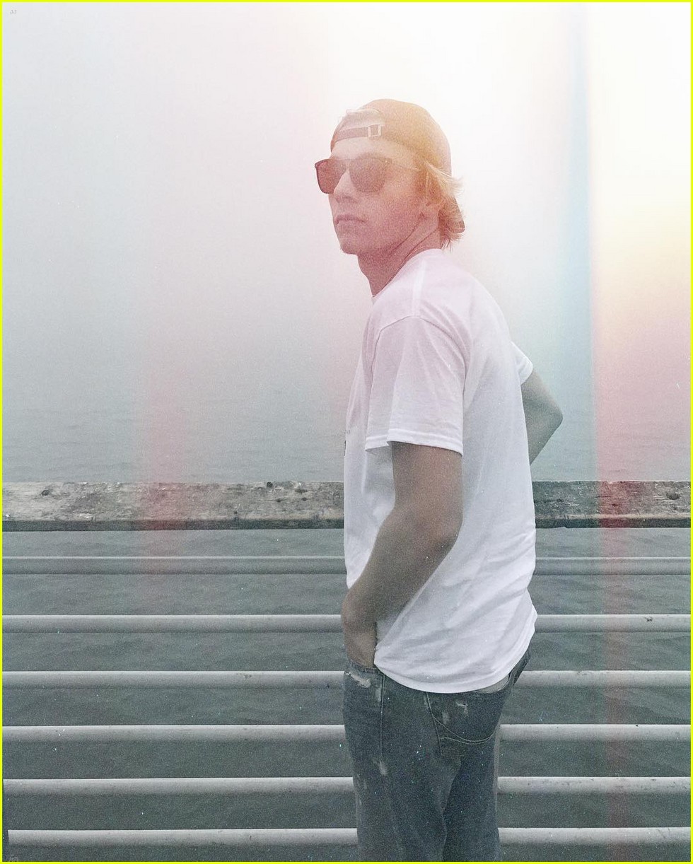 Ross Lynch's New Instagram Pic Is The Perfect Thing To Kick Off The ...