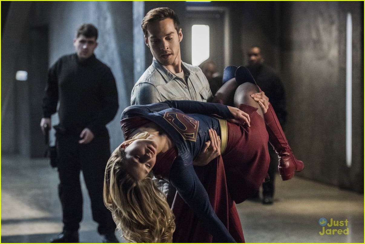 VIDEO: Melissa Benoist Sings 'Moon River' on 'Supergirl/Flash ...