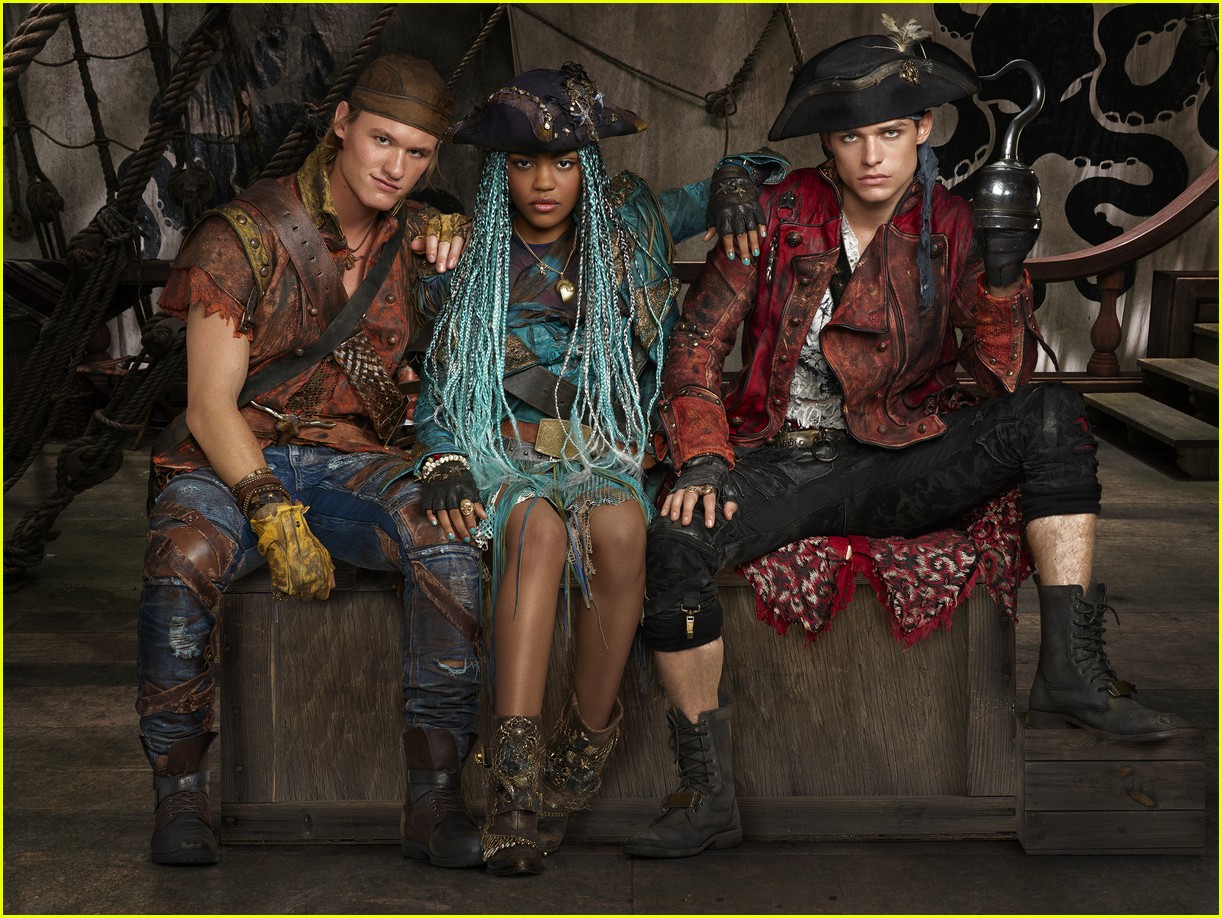Watch the 'Descendants 2' Cast Announce the Summer 2017 Premiere Date ...