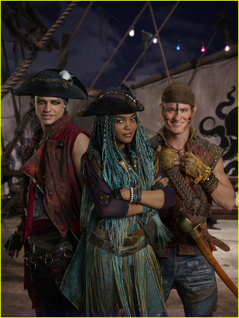 Watch the 'Descendants 2' Cast Announce the Summer 2017 Premiere Date ...