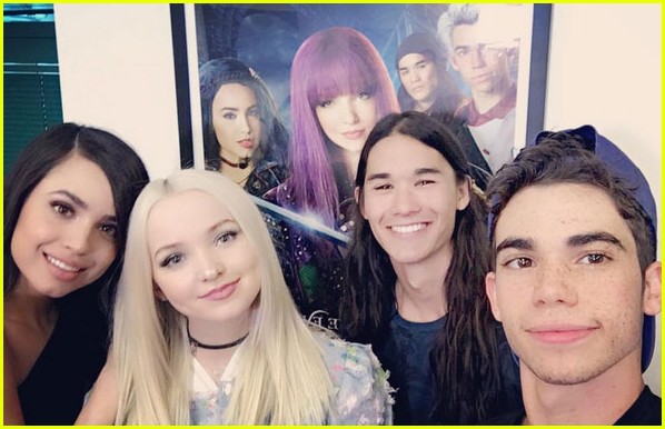 Full Sized Photo of descendants 2 cast photo 01 | Dove Cameron & Sofia ...