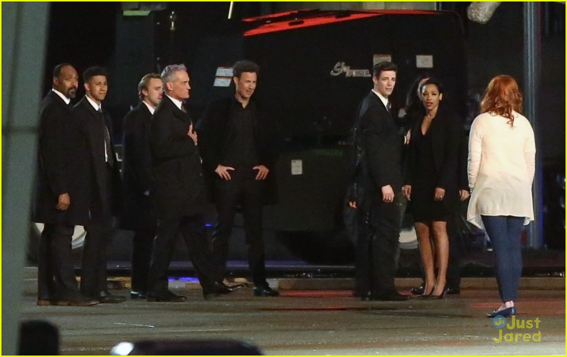 Grant Gustin & Candice Patton Film Emotional Scenes For 'The Flash ...