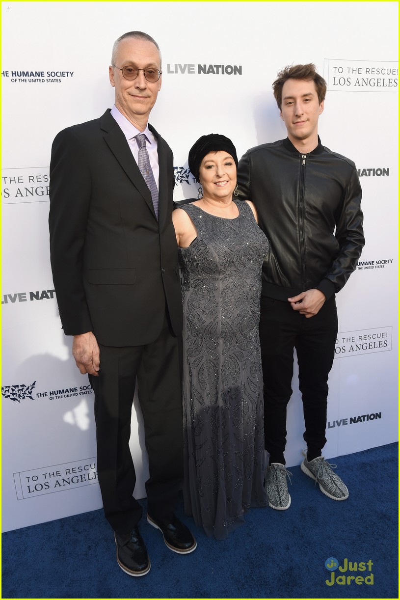 Rachel Platten Sings Emotional Tribute To Christina Grimmie at Humane ...