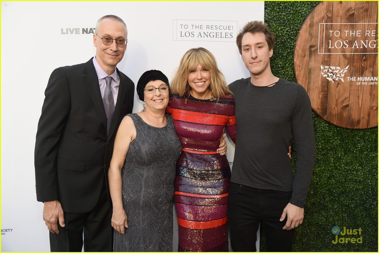 Full Sized Photo of grimmie family rachel platten daniella monet humane ...