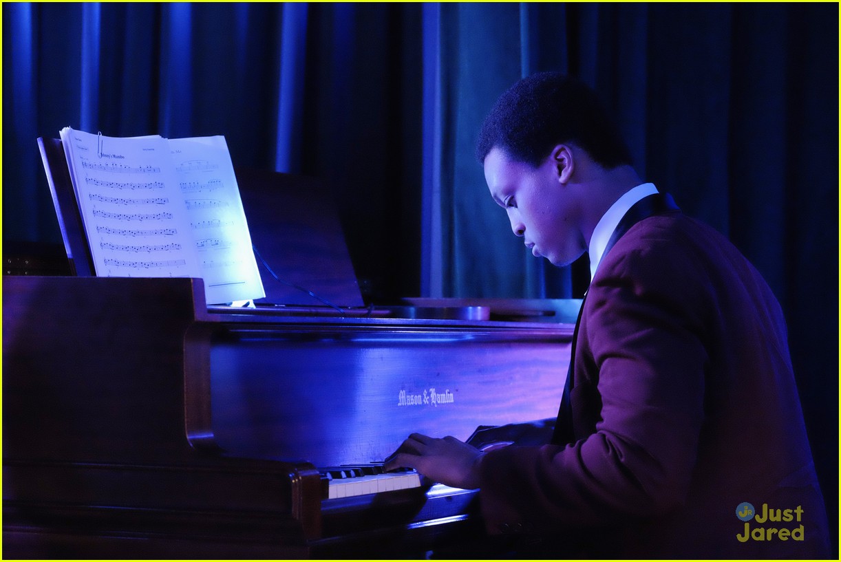 Full Sized Photo of sarah hyland lisa dirty dancing pics 20 | Sarah ...