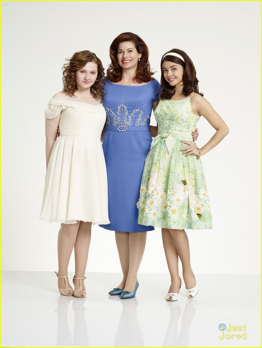 Full Sized Photo of sarah hyland lisa dirty dancing pics 25 | Sarah Hyland Becomes Lisa Houseman ...