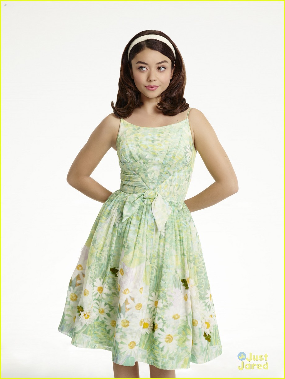 Sarah Hyland Becomes Lisa Houseman in New 'Dirty Dancing' Pics | Photo ...