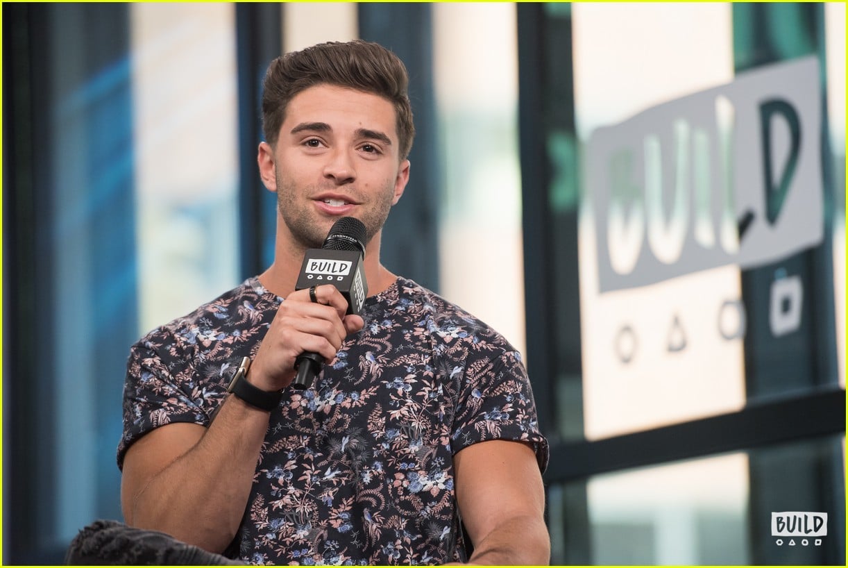Jake Miller Gets Sweet Tour Send-Off From Gymnast Simone Biles | Photo ...
