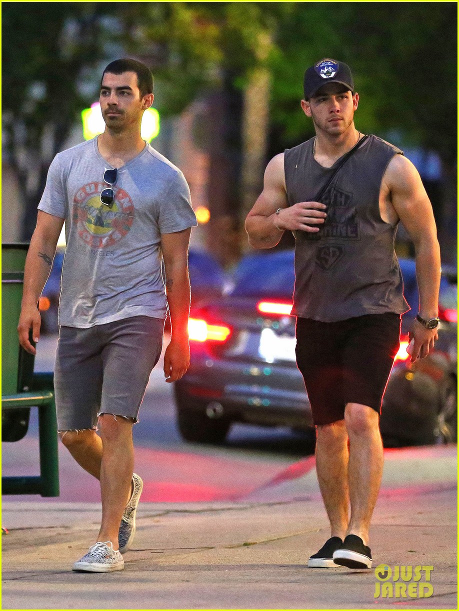 Joe & Nick Jonas Go For Workout Together Before Flight Out of Town ...