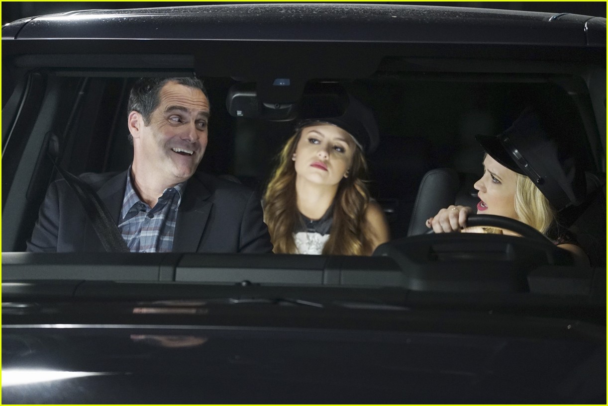 Josh Comes Face-to-Face With His Father on Tonight's 'Young & Hungry ...