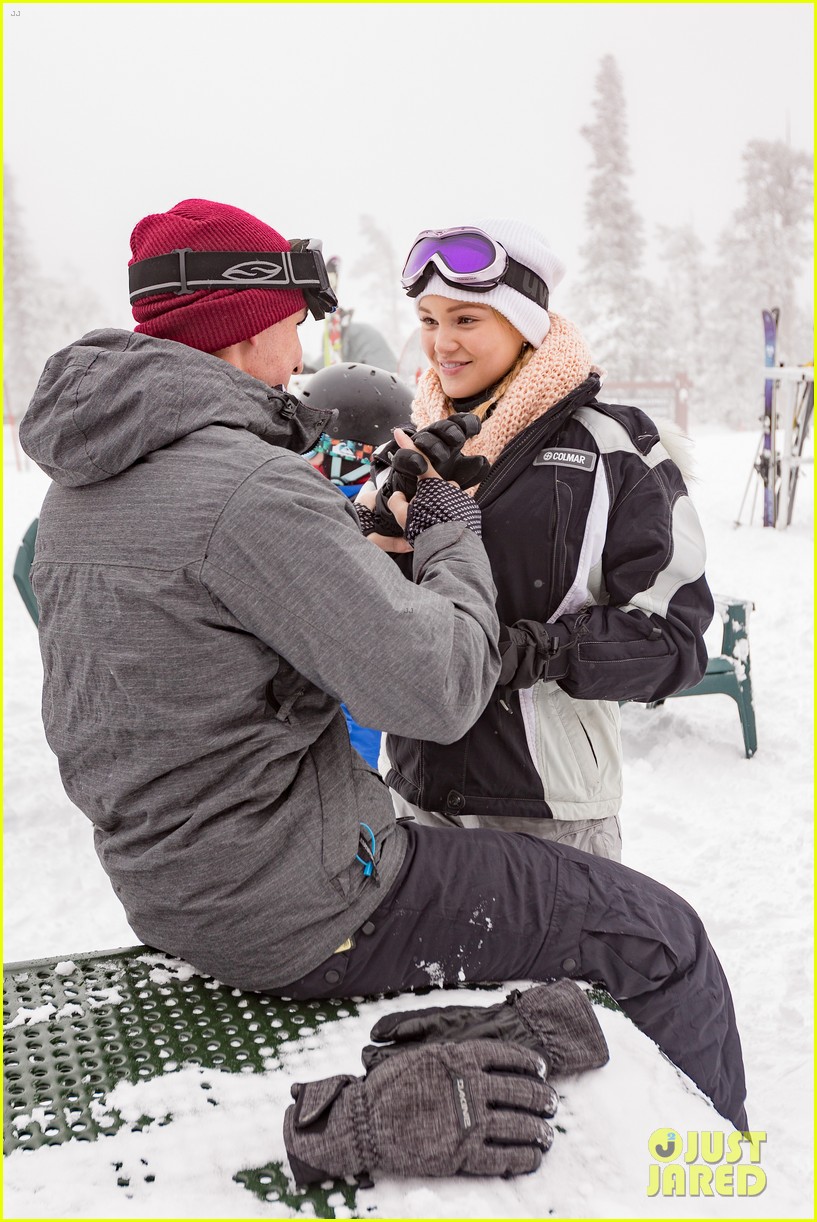 Olivia Holt and Boyfriend Ray Kearin Kiss & Cuddle On Their Ski Trip ...