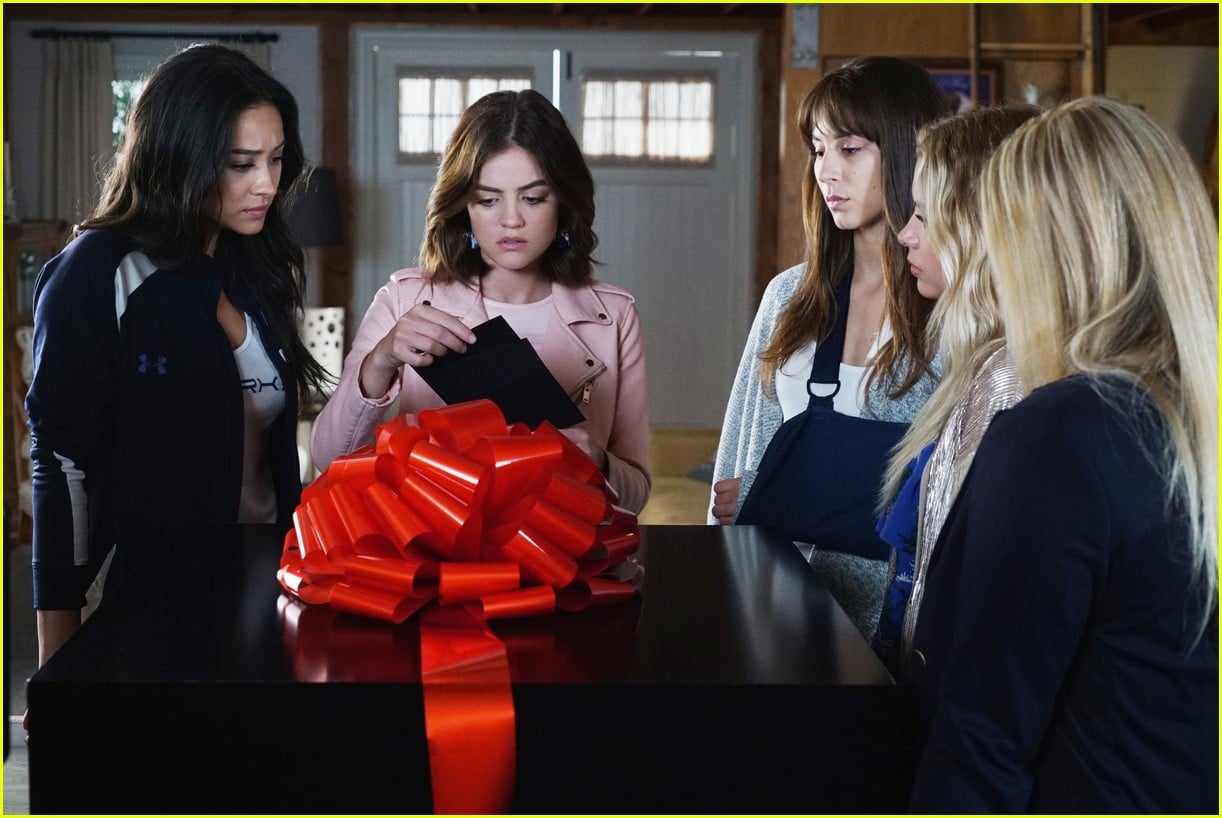 'Pretty Little Liars' Final Season Premieres Tonight | Photo 1081801 ...