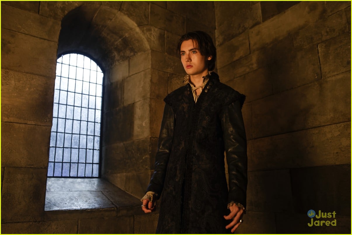 Bash Was Back On 'Reign' Last Night - Find Out How! | Photo 1080143 ...