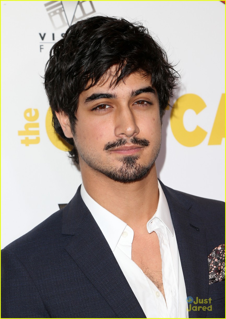 Victoria Justice & Avan Jogia Premiere Their New Film 'The Outcasts' in ...