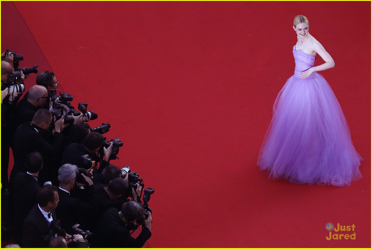 Addison Riecke Makes Her Cannes Debut With 'The Beguiled' | Photo ...