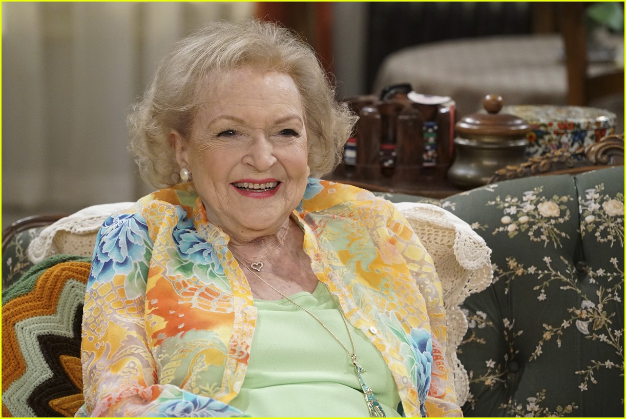 Full Sized Photo of betty white young hungry vegas 03 | Betty White ... Full Sized Photo of betty white young hungry vegas 03 | Betty White ...