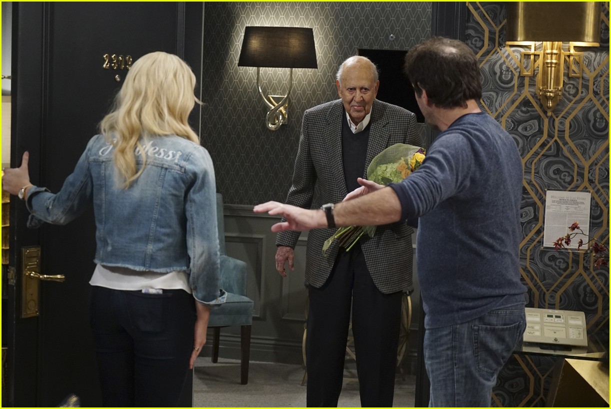 Betty White Returns to 'Young & Hungry' Tonight | Photo 1086408 - Photo ... Betty White Returns to 'Young & Hungry' Tonight | Photo 1086408 - Photo ...