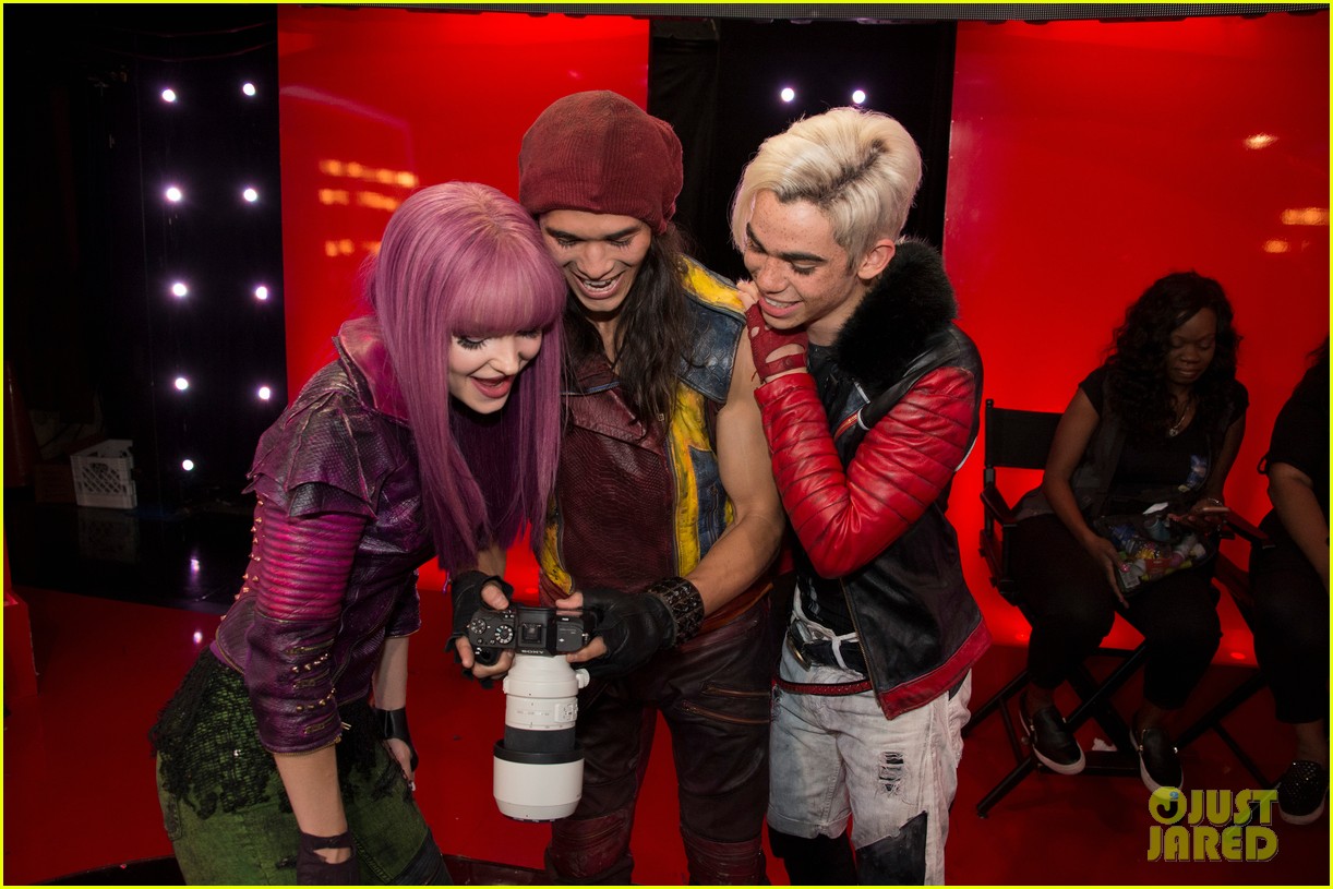 EXCLUSIVE: 'Descendants 2' Director Kenny Ortega Calls Cast 'The ...