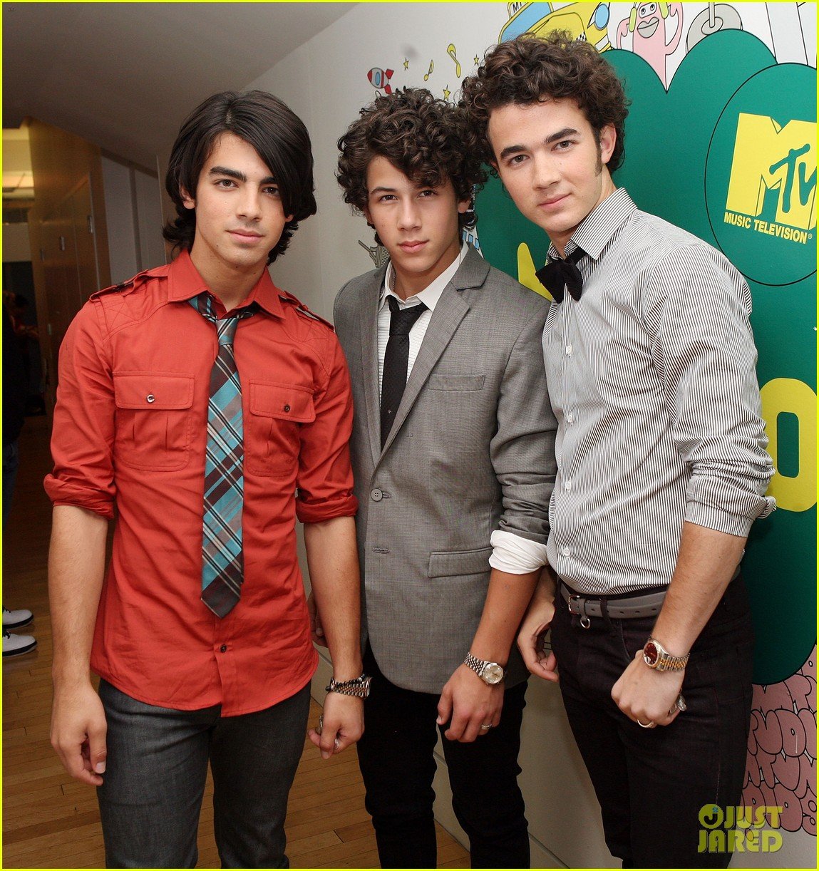 Nick Jonas Definitely Regrets THIS Jonas Brothers Fashion Phase | Photo ...