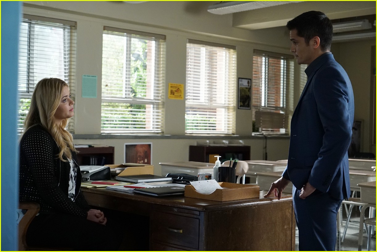 Emison Share a Hug on Tonight's All-New 'Pretty Little Liars' | Photo ...