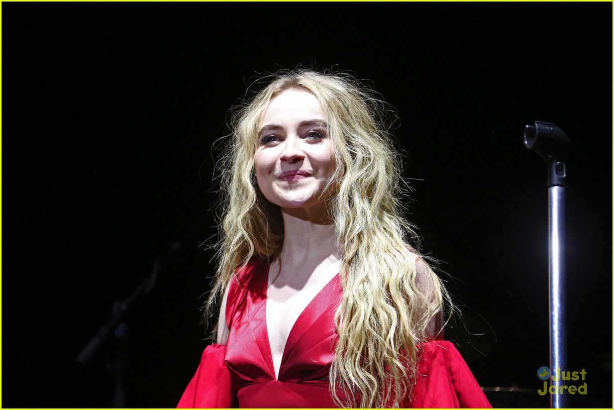 The Vamps Had The Entire O2 Arena Sing 'Happy Birthday' To Sabrina ...