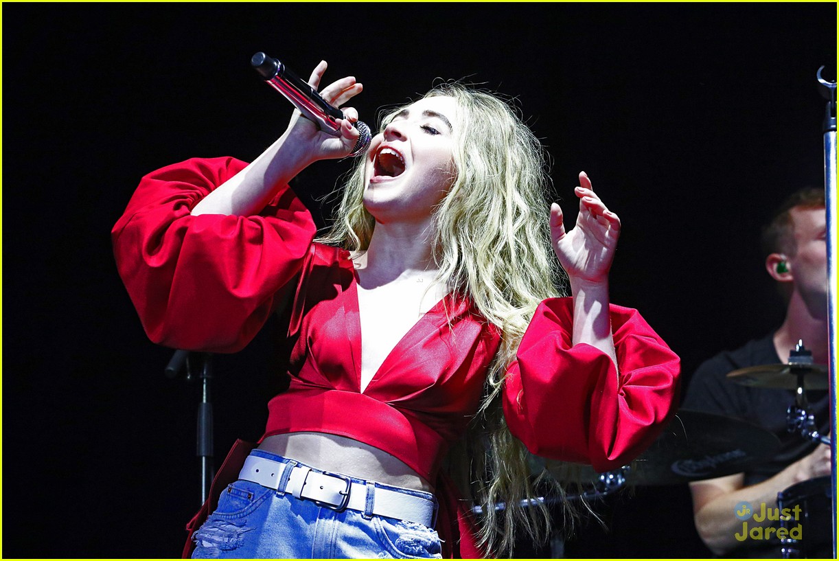 The Vamps Had The Entire O2 Arena Sing 'Happy Birthday' To Sabrina ...