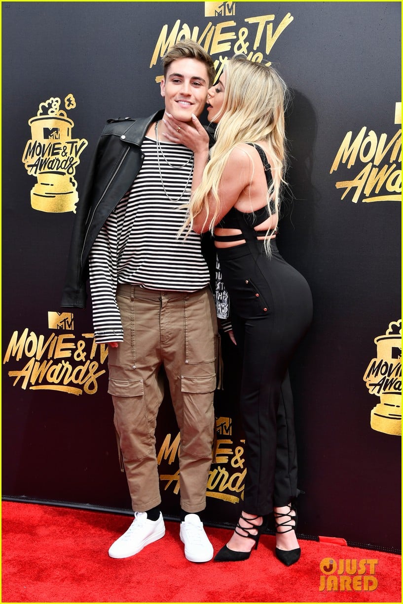 Sammy Wilk Gets a Kiss on the MTV Movie & TV Awards 2017 Red Carpet ...