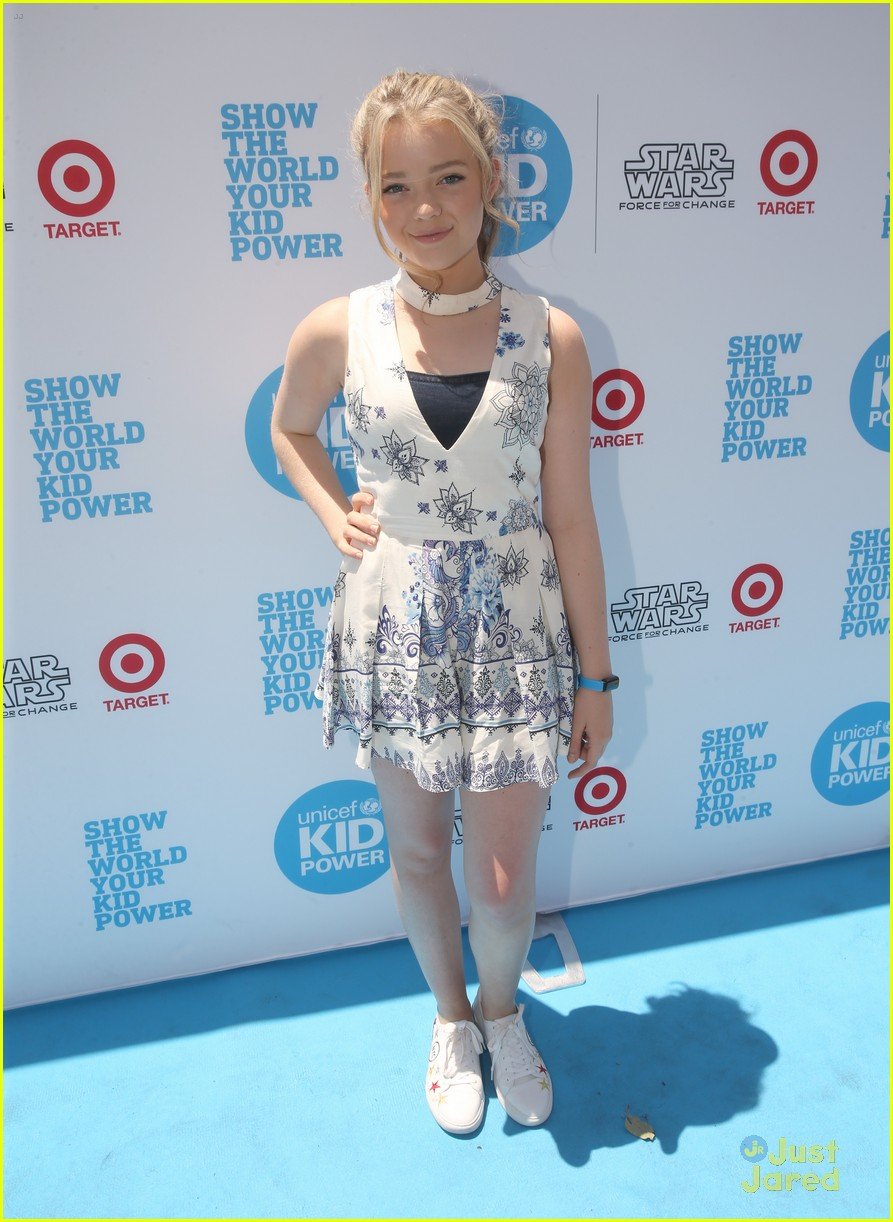 Sofia Carson's Tulle Sleeves Are All We Can See at Wango Tango 2017 ...