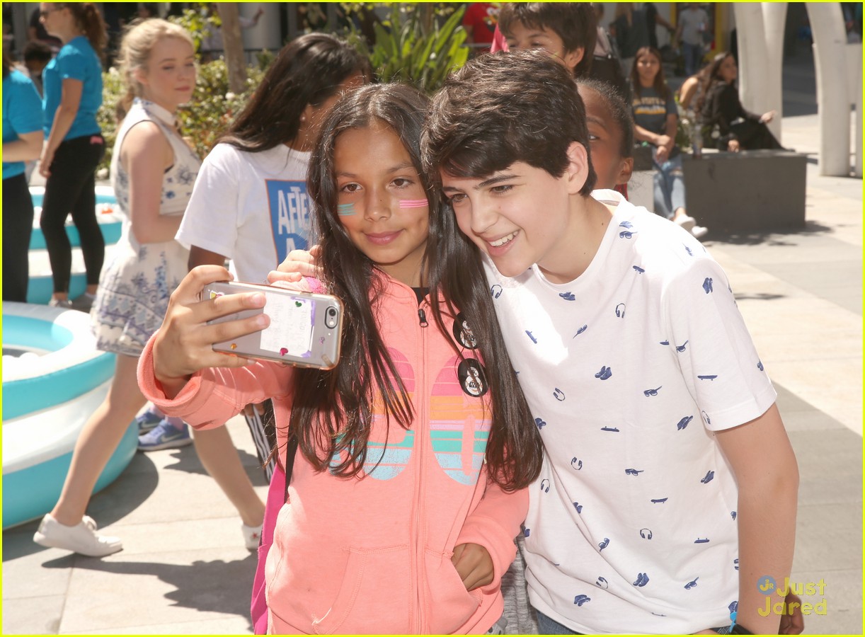 Sofia Carson's Tulle Sleeves Are All We Can See at Wango Tango 2017 ...