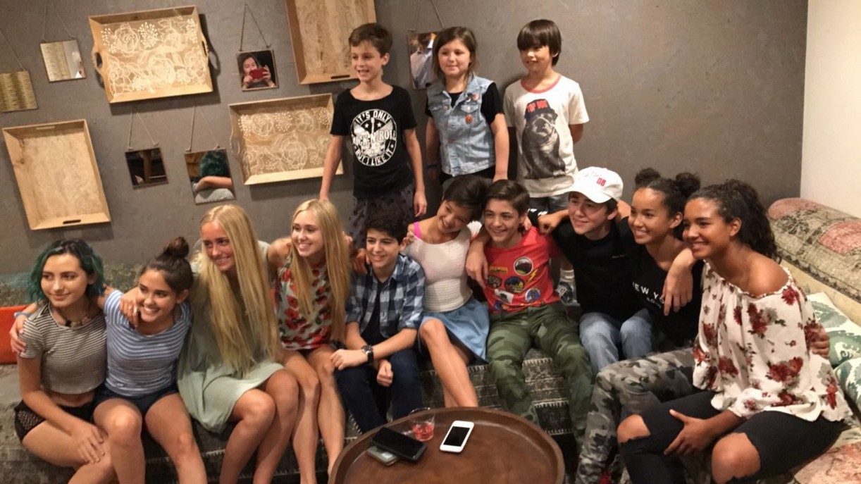 The 'Andi Mack' Cast Sings The Theme Song During Season One Finale ...