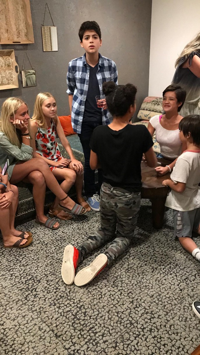 The 'Andi Mack' Cast Sings The Theme Song During Season One Finale ...