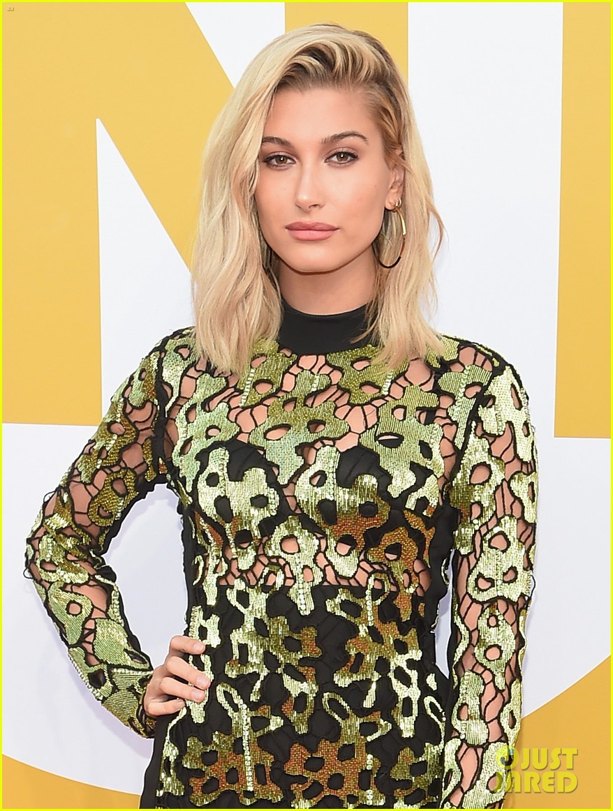 Hailey Baldwin Looks Super Stylish at NBA Awards 2017! | Photo 1096554 ...