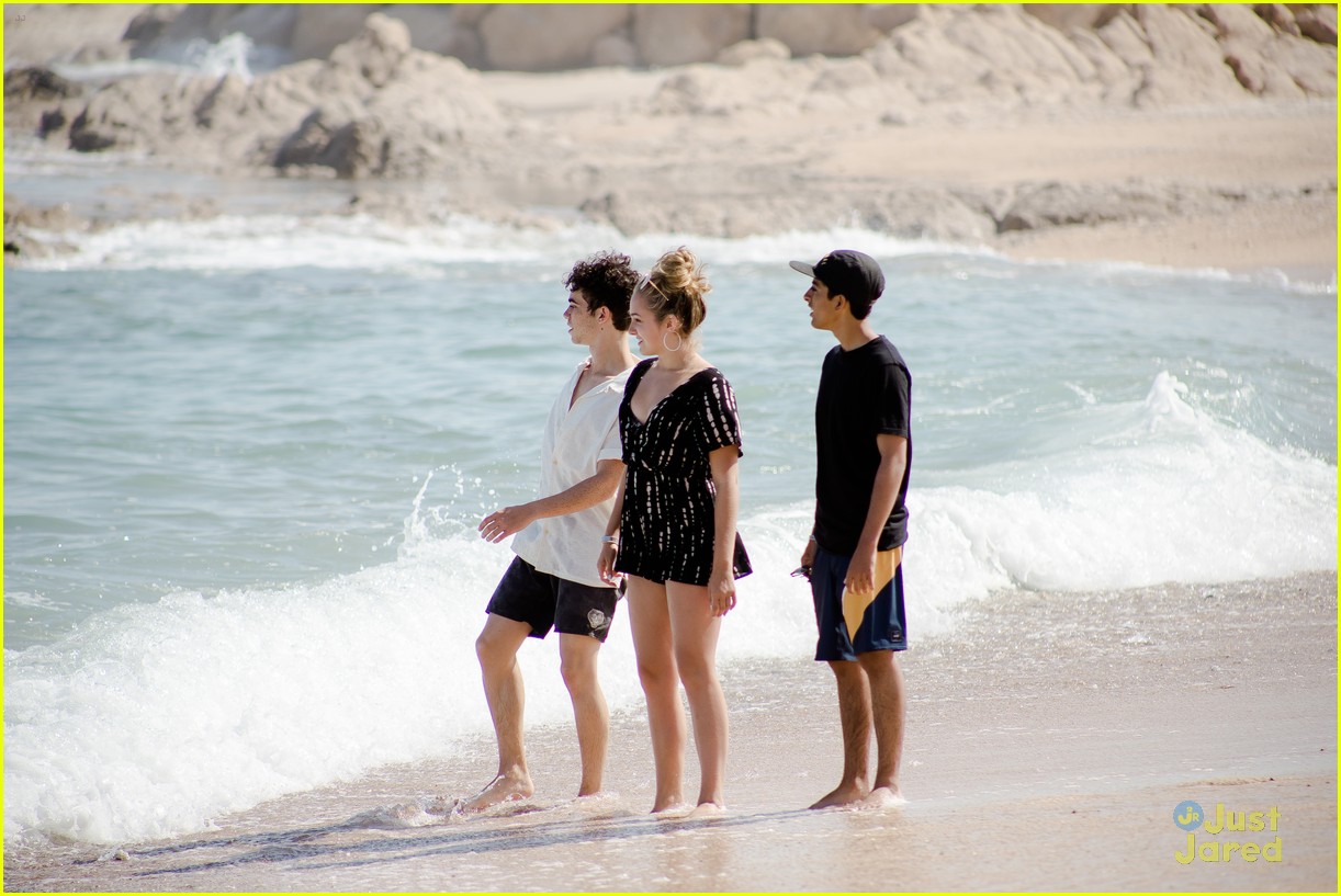 Cameron Boyce, Karan Brar & Sophie Reynolds Went To Cabo Together After ...