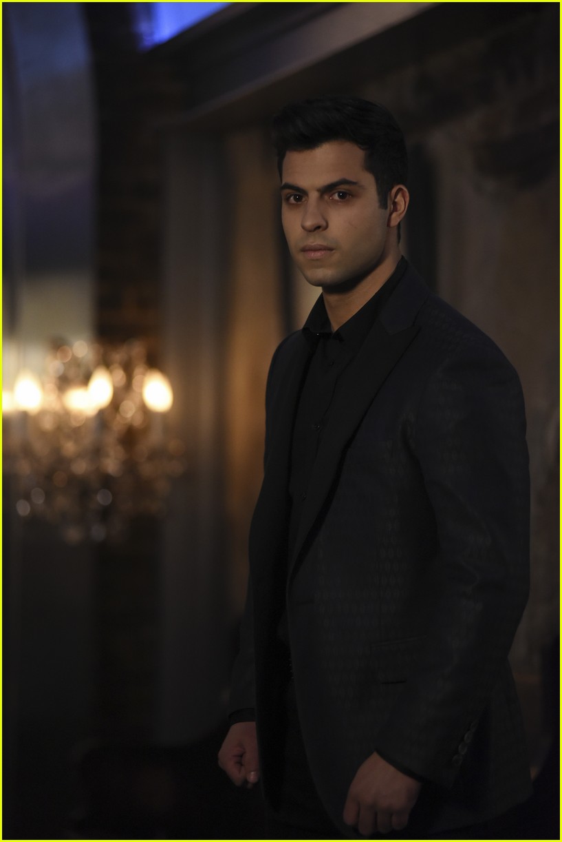 Full Sized Photo of shadowhunters clary choose jace simon 15 | Clary ...