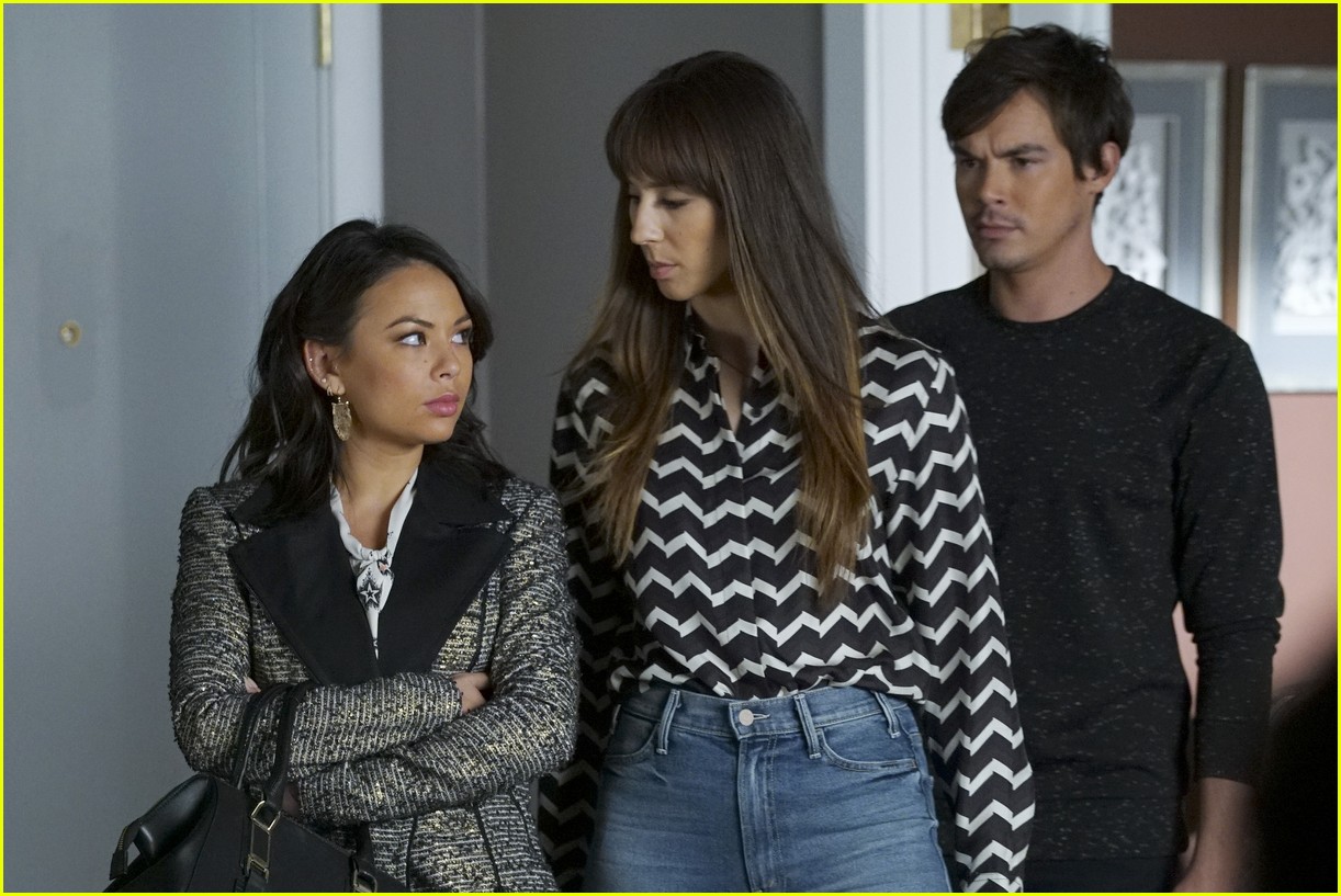 Emison Share a Cute Kiss Before Things Get Crazy on Tonight's 'Pretty ...