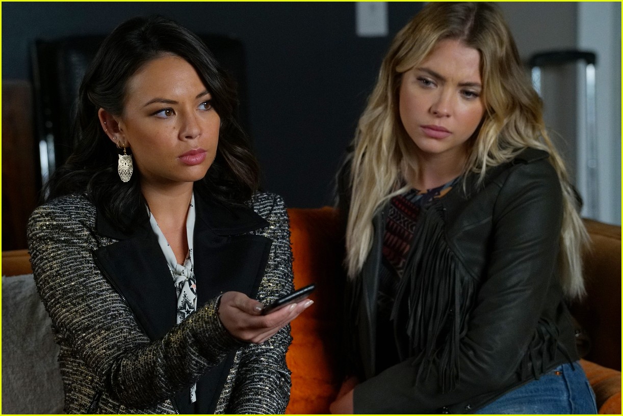 Emison Share a Cute Kiss Before Things Get Crazy on Tonight's 'Pretty ...