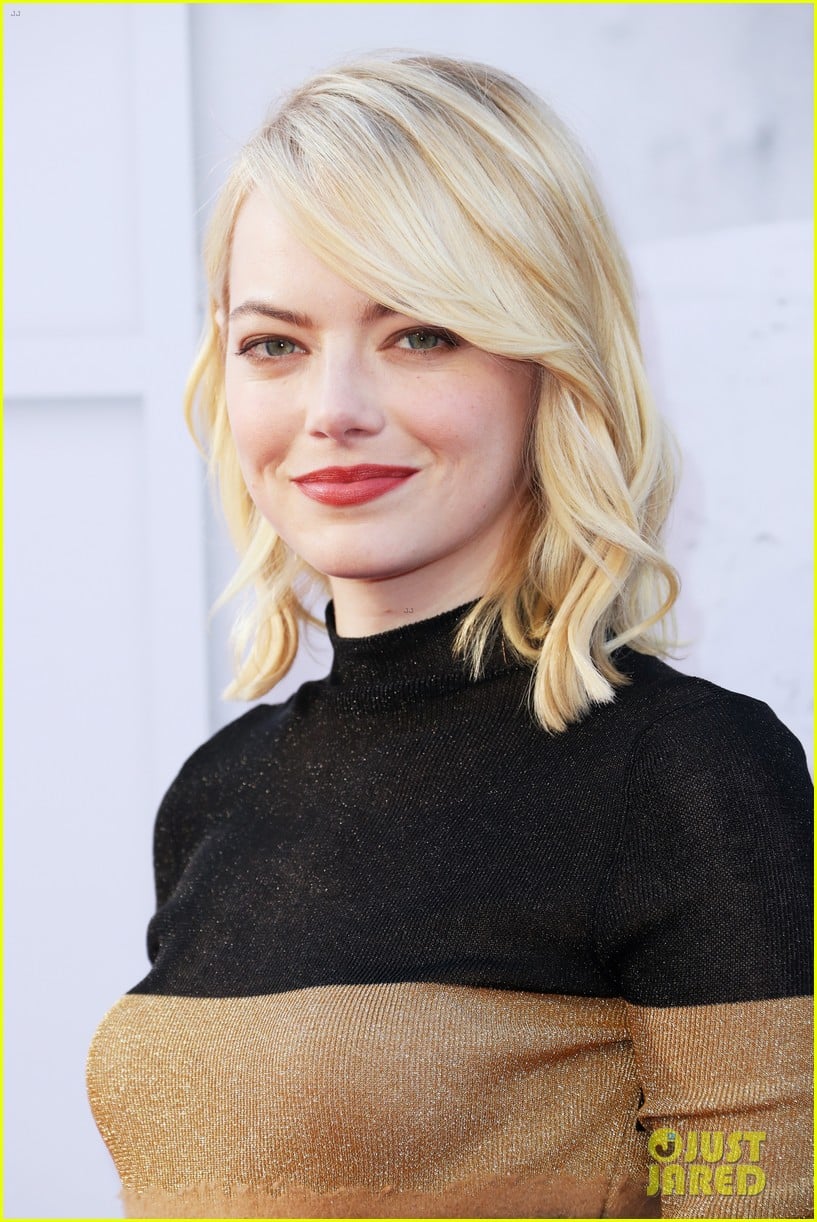 Emma Stone Debuts a Platinum Blonde Lob & Looks Amazing Doing It ...