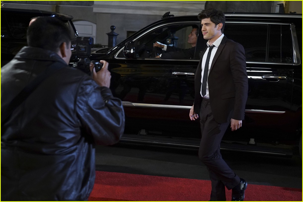 Rainer Goes Off the Deep End on Tonight's 'Famous in Love' Two-Part ...