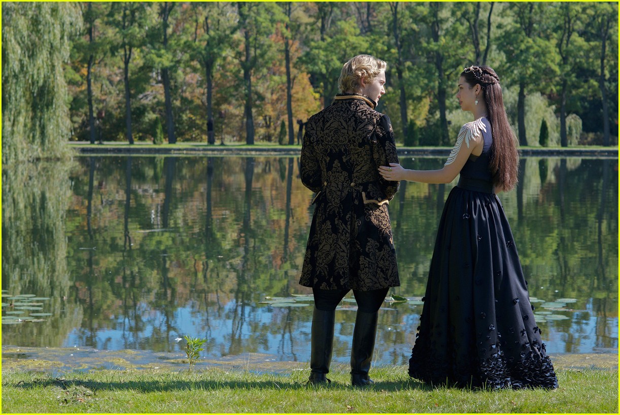Adelaide Kane Reveals Her Favorite Frary Scene From 'Reign' | Photo ...