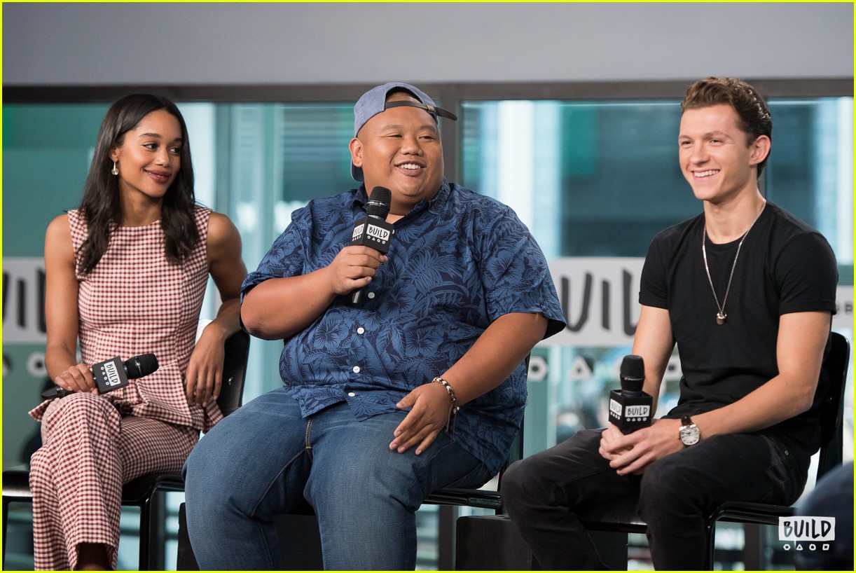 Tom Holland, Laura Harrier, & Jacob Batalon Join Forces for Build ...