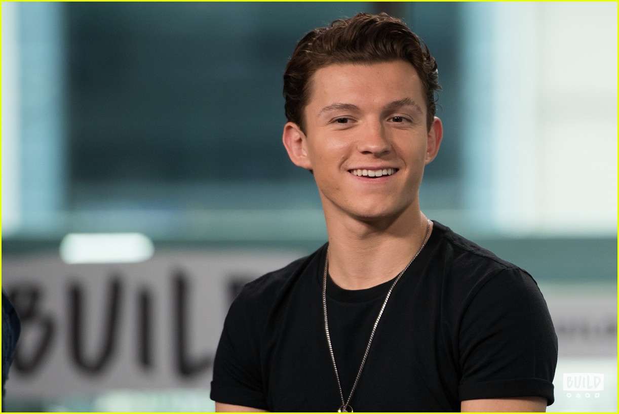 Tom Holland, Laura Harrier, & Jacob Batalon Join Forces for Build ...