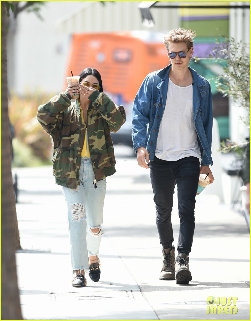 Vanessa Hudgens & Austin Butler Spotted Together for First Time in ...