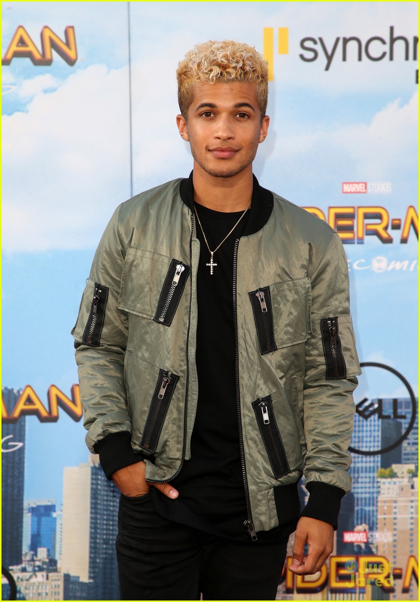 Veronica Dunne Supports Bestie Zendaya at 'Spider-Man: Homecoming ...