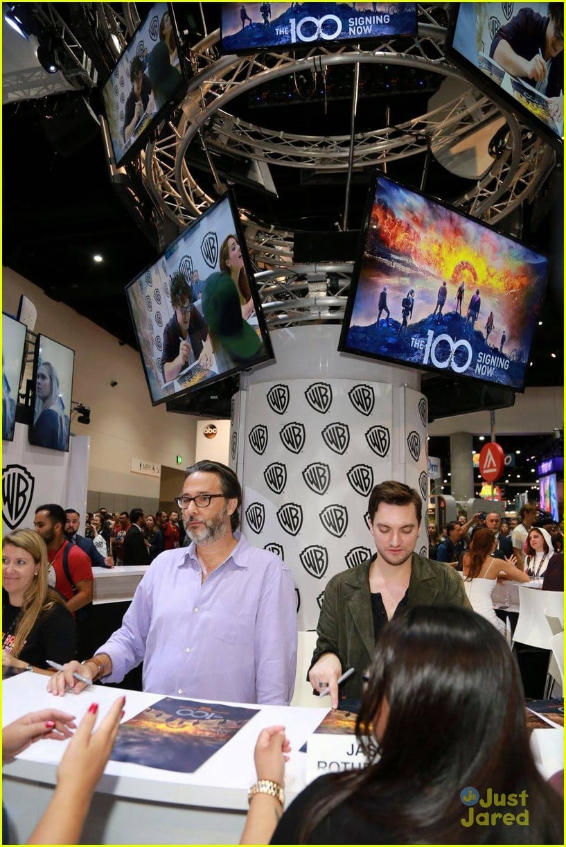 Eliza Taylor & Bob Morley Dish On How Clarke & Bellamy Have Grown For ...