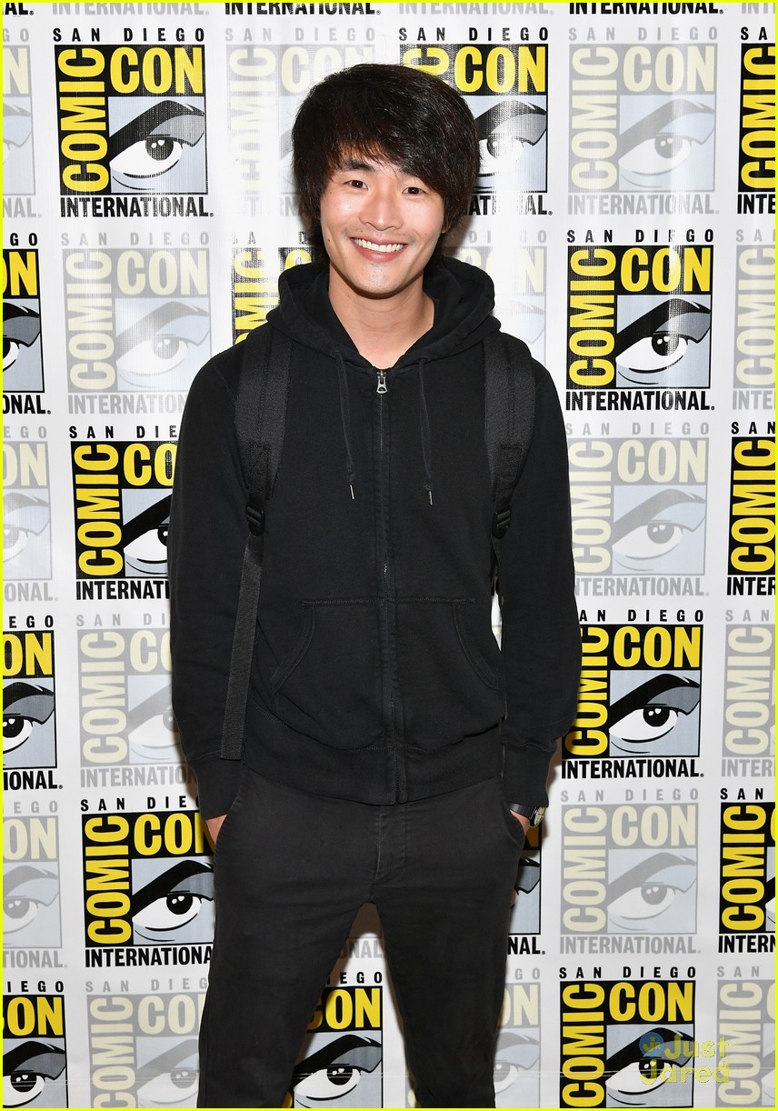 Lindsey Morgan, Eliza Taylor & 'The 100' Cast Dish on Just Who Was In ...