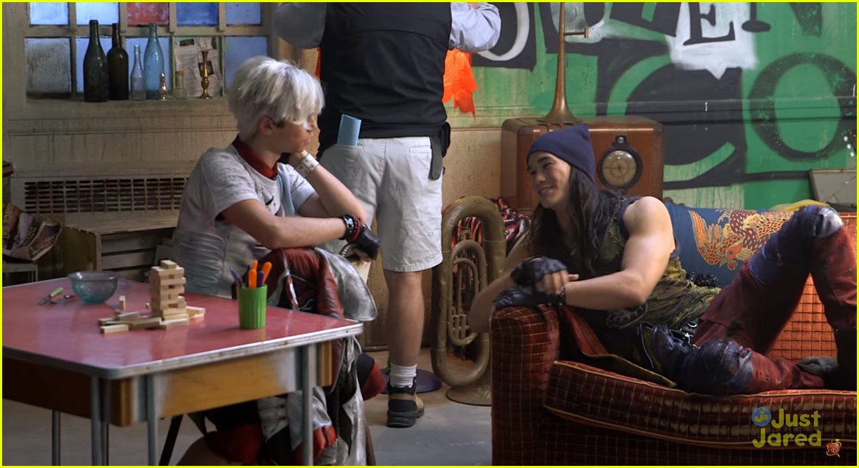 Full Sized Photo of anna cathcart d2 bts special caps 33 | 'Descendants ...