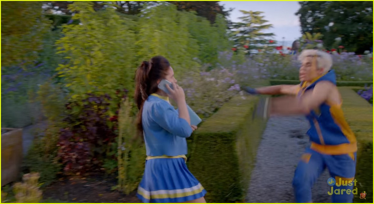 Full Sized Photo of anna cathcart d2 bts special caps 77 | 'Descendants ...